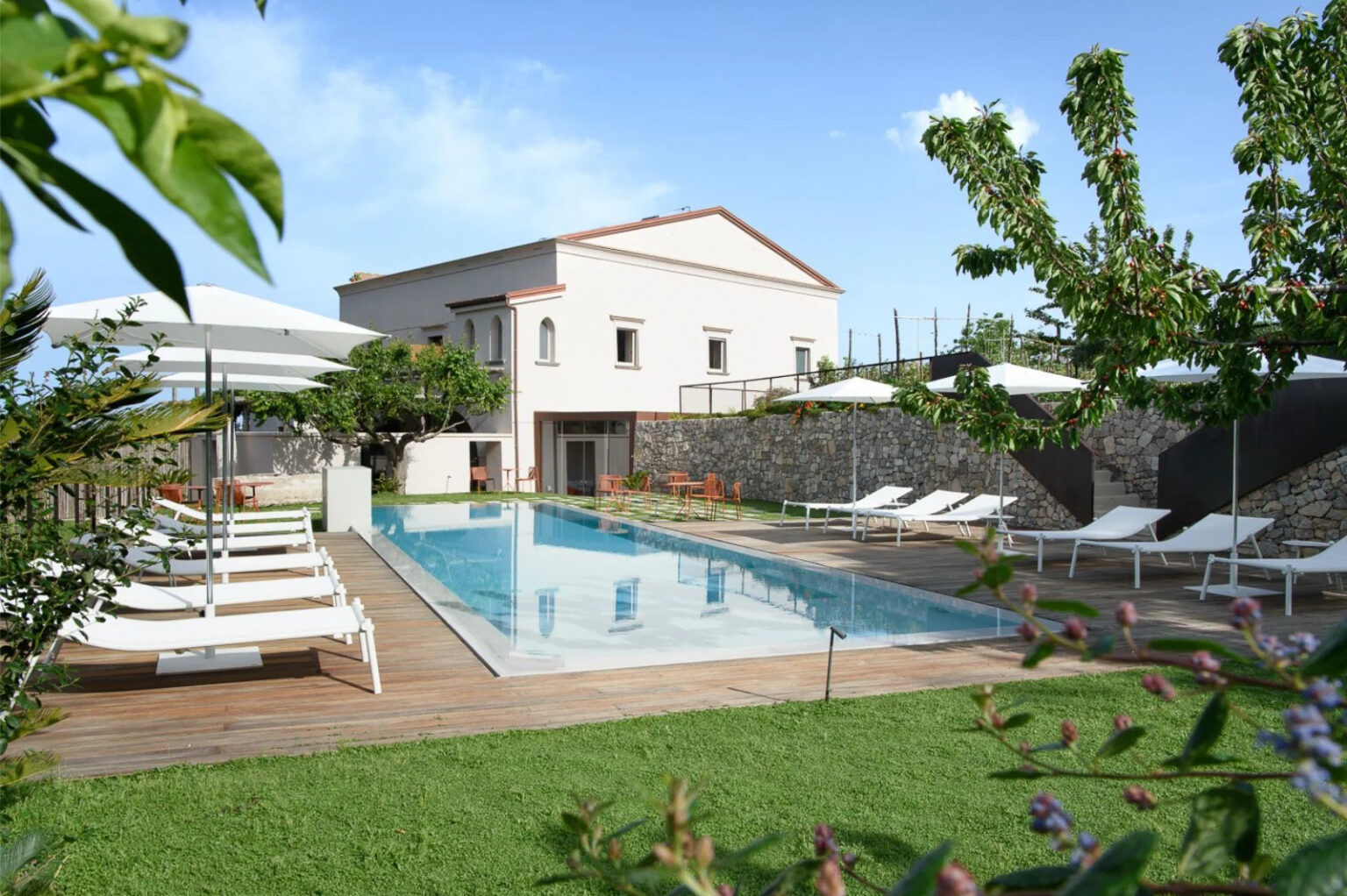 A home on lake Orta: Laqua By The Lake Resort